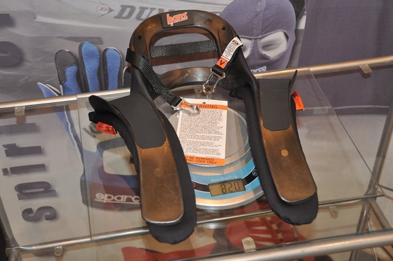 Kołnierz HANS 20° III | RallyShop.pl - Akcesoria rajdowe, wyścigowe i ...